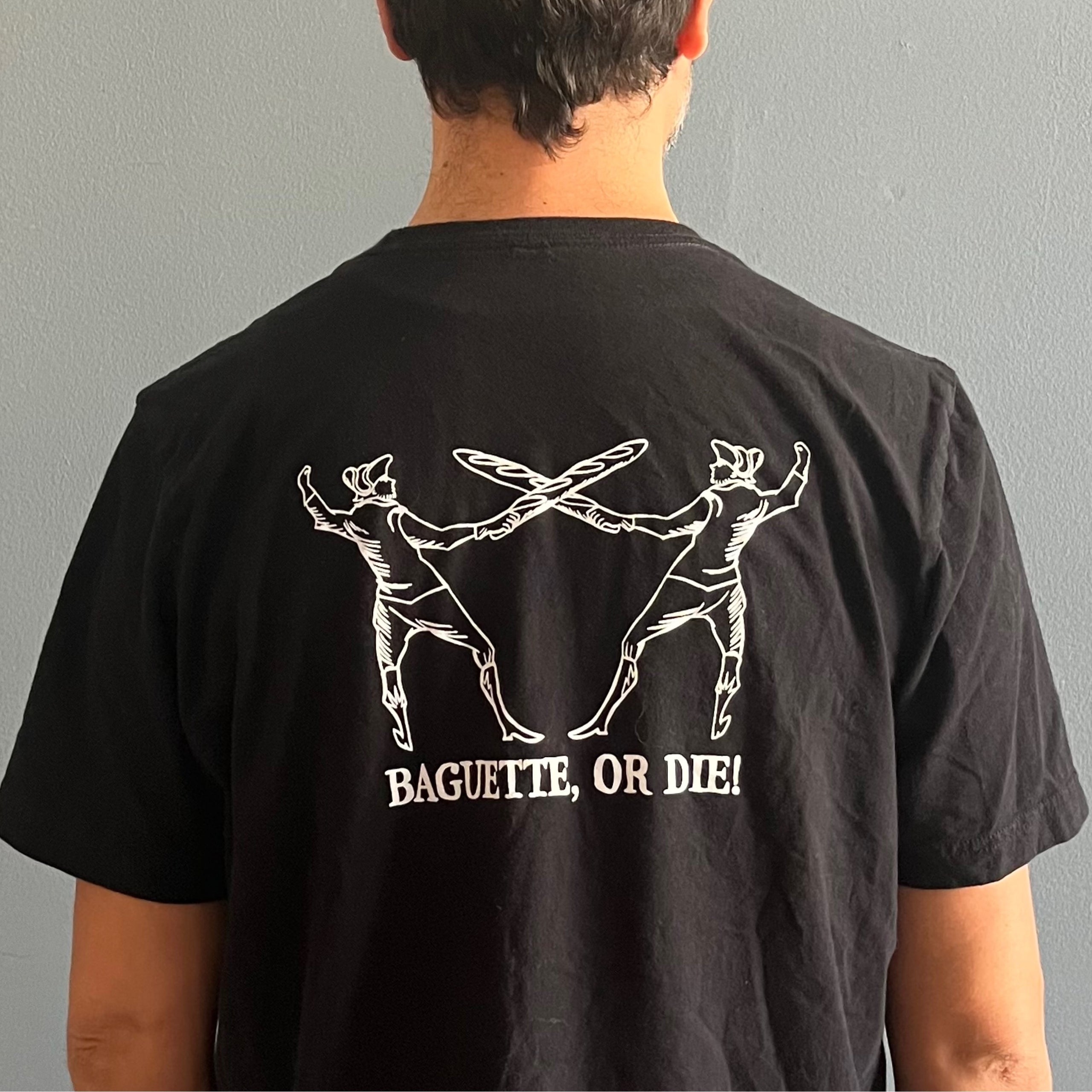 baguette-or-die-black-t-shirt-le-french-dad-boulangerie